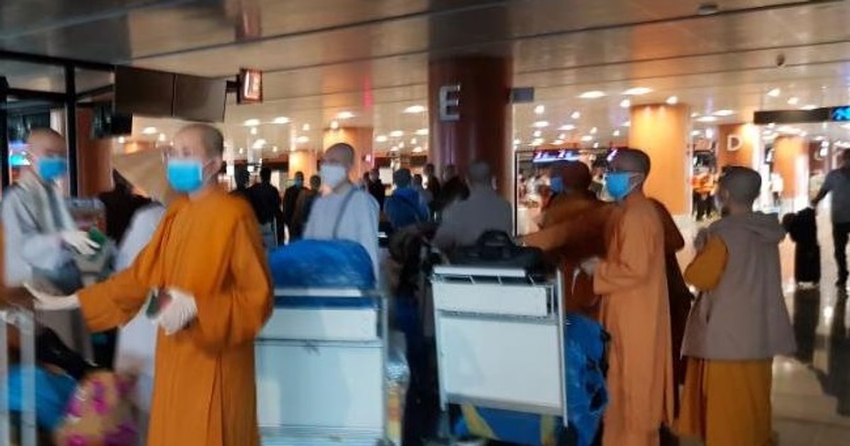 Đưa 240 công dân Việt Nam từ Myanmar về nước an toàn