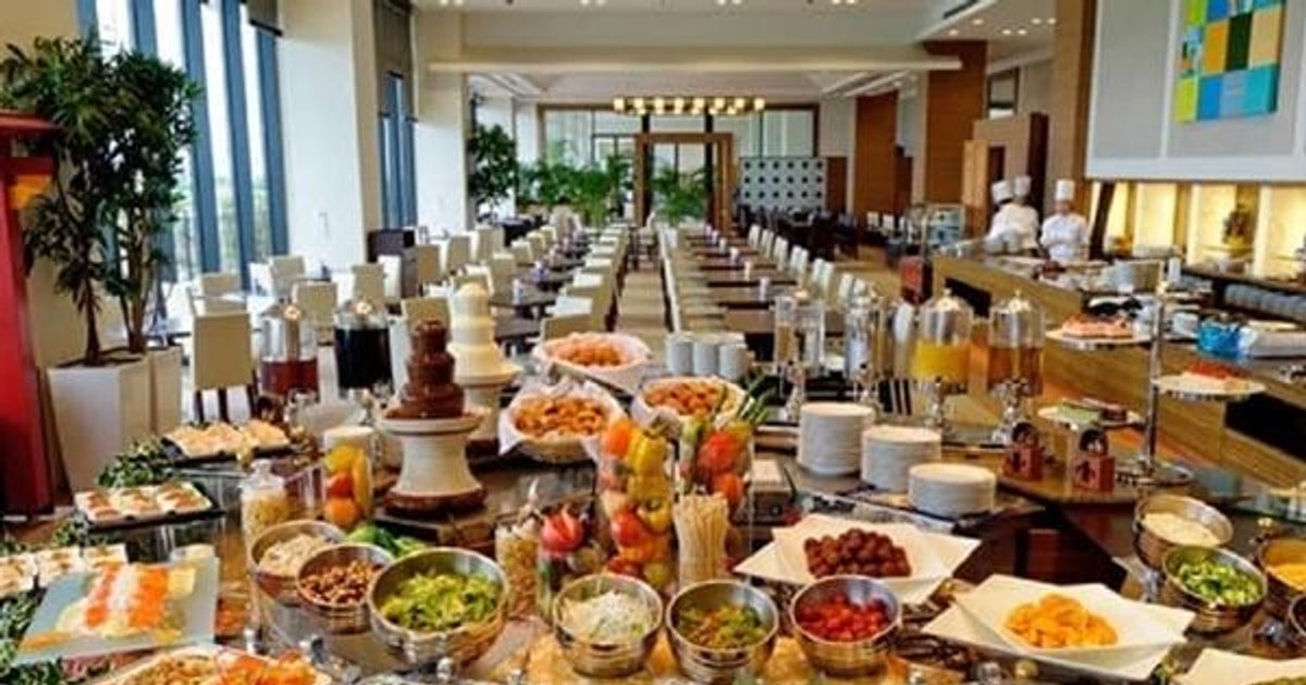 Có được mang đồ ăn thừa trong buffet sáng khách sạn về phòng?