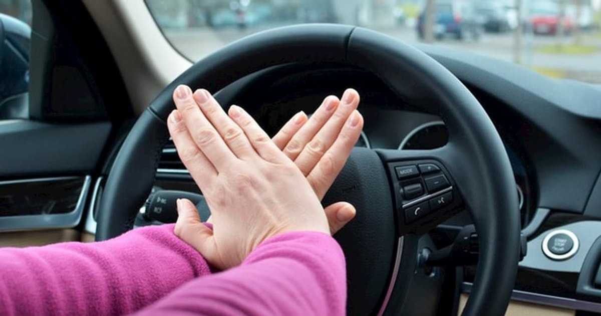 Khi lái xe trong khu đô thị và đông dân cư trừ các khu vực có biển cấm ...